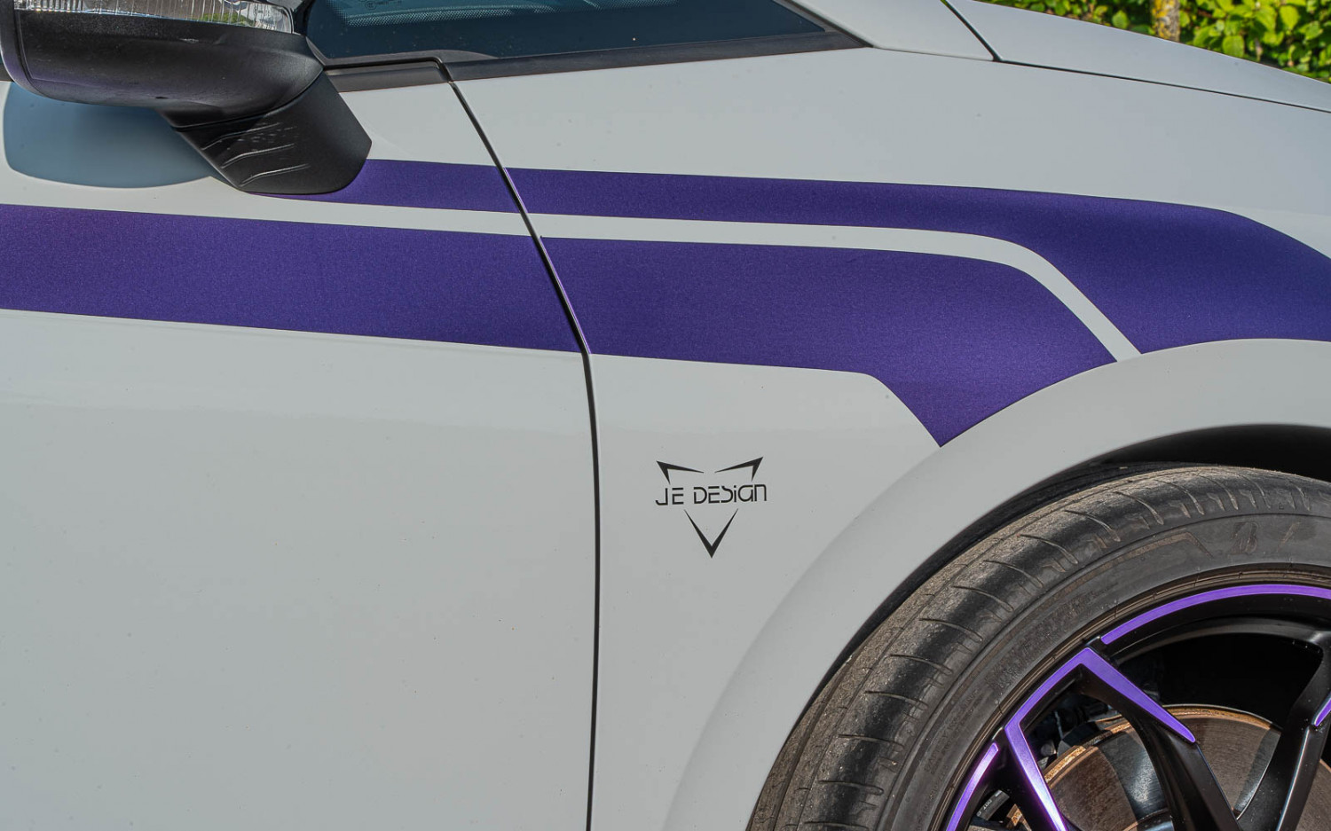 SHOWCAR: Cupra Born K1 Glacial White Purple Edition (EN)