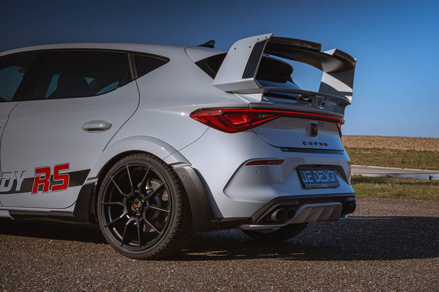 NEWS: Cupra Leon Hatchback (5-door) WIDEBODY RS with rear wing tail unit